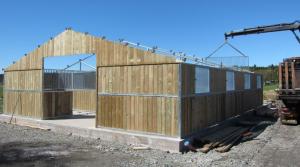 Bildspel: Så monterar du ett stall på tre dygn